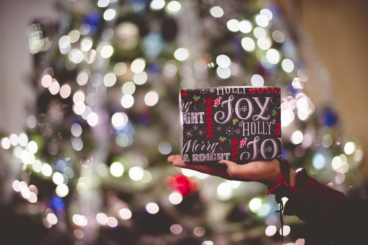 What\'s the History Behind Gift-Giving on Christmas? - Christian Today