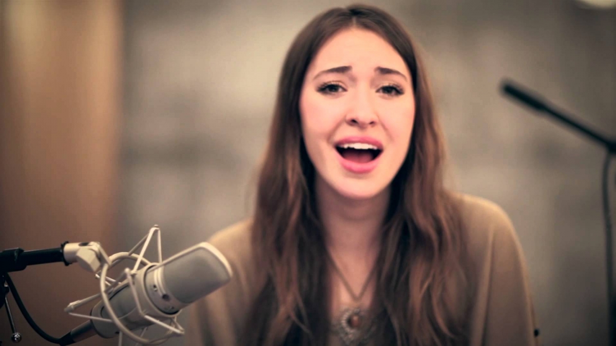 Christian Singer Lauren Daigle Brings Gospel to Heart of New York: \'I ...