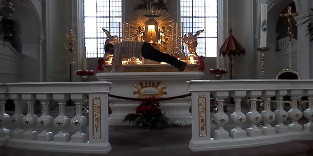 â ¬700 Fine For Artist Who \'Defiled Church\' By Doing Press-Ups On The ...