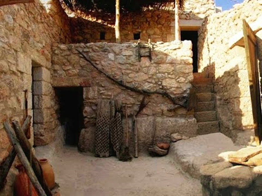 British Archaeologist Thinks He\'s Found The House Where Jesus Grew Up ...