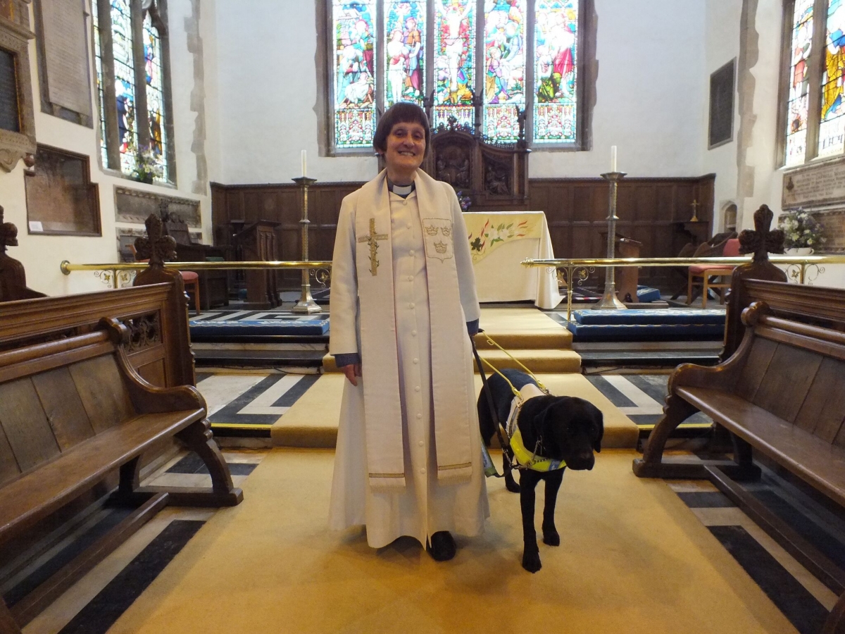 A priest\'s best friend â how Coco the guide dog will be helping serve ...