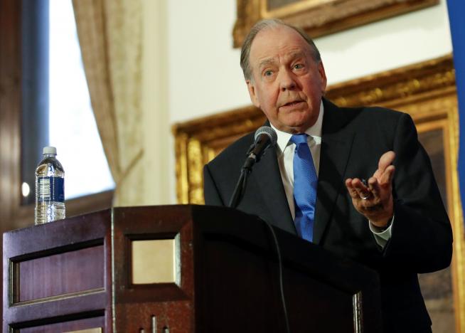 David Dao updates: Victim may file lawsuit; United Airlines to offer ...