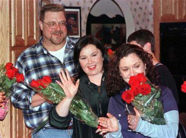 'Roseanne' revival news and updates: Pictures of first table reading ...