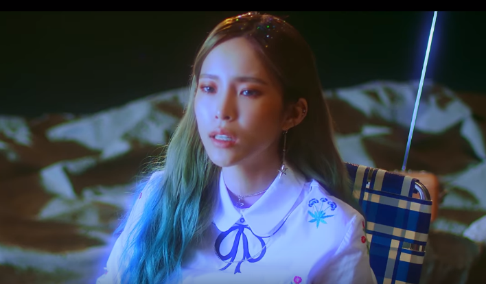 K-Pop singer Heize collapses onstage, to undergo surgery - Christian Today