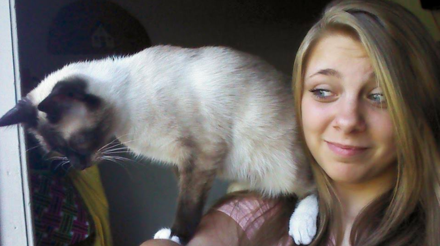 Woman who gouged out her own eyes now sees life as beautiful ...