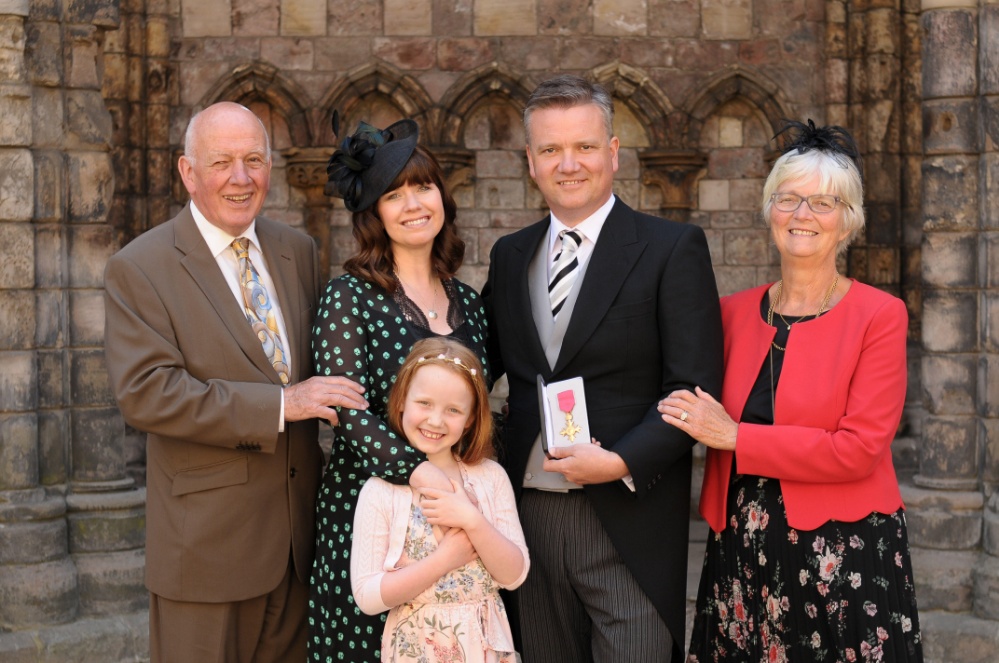 Hymn writer Keith Getty receives his OBE insignia from the Queen ...