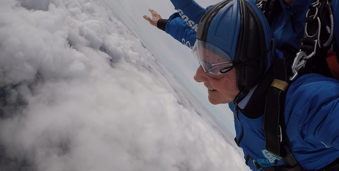 94-year-old veteran skydives for Christian work 74 years after ...