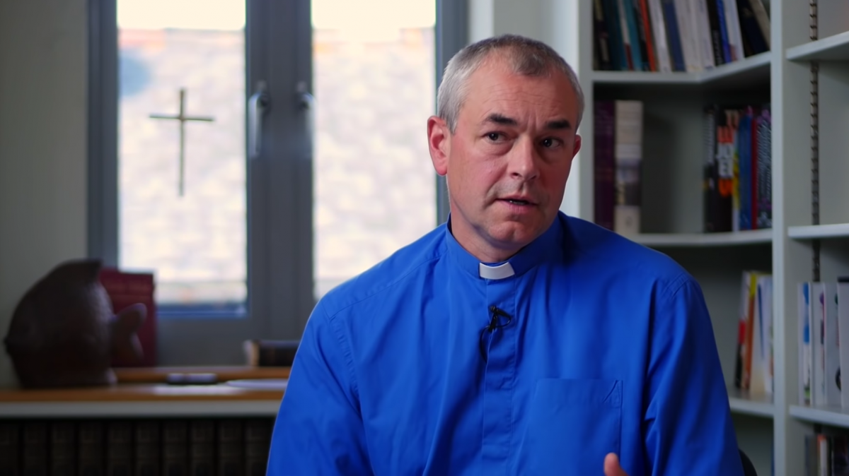 Vicar quits over transgenderism policy at Church of England school ...