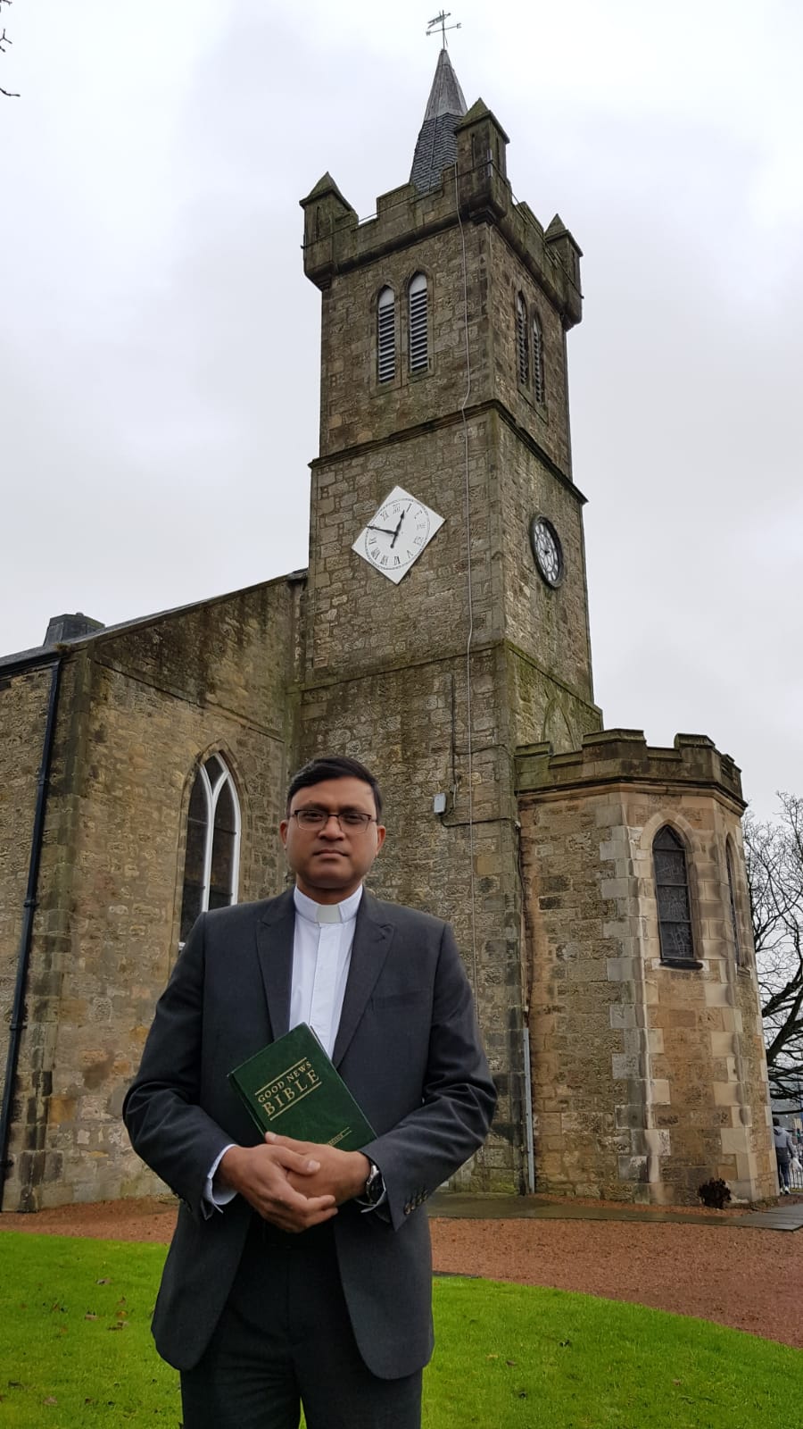 Asylum seeker who fled extremists becomes Church of Scotland minister ...