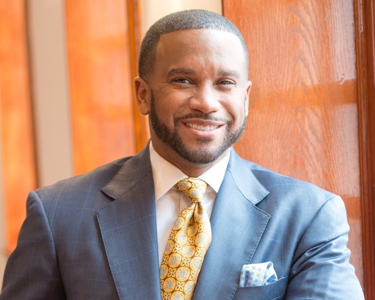 Megachurch pastor walks away from pulpit because he feels far from God ...