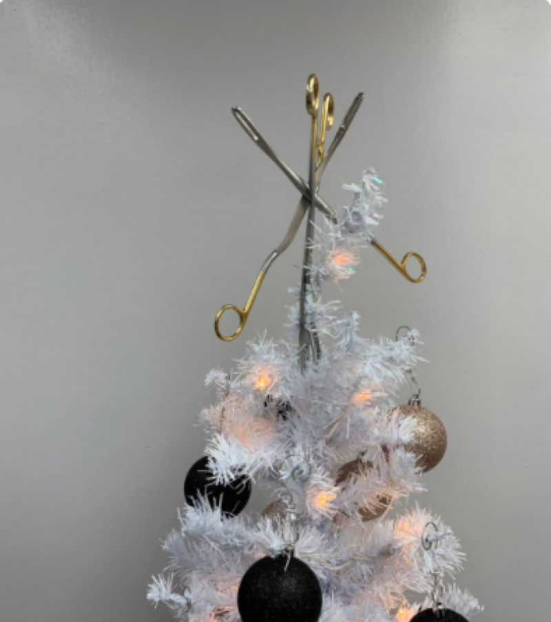 Abortion advocate decorates Christmas tree with forceps - Christian Today