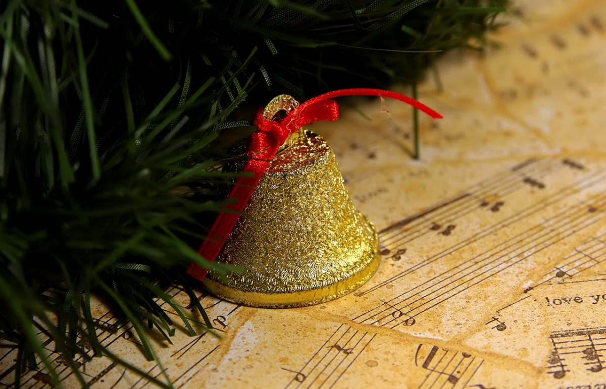 Deck the Hall: The Stories of our Favourite Christmas Carols ...
