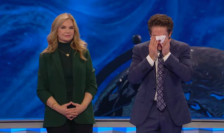 Joel Osteen sobs as he reveals Lakewood has finally paid off $100m bank ...