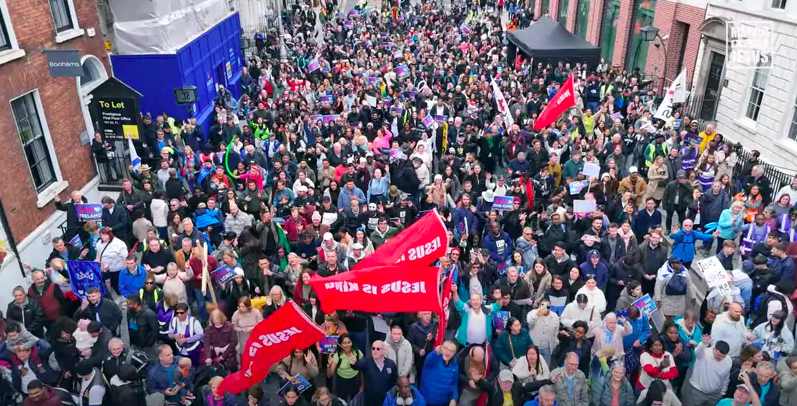 Thousands participate in first ever 'March for Jesus' in Dublin to ...