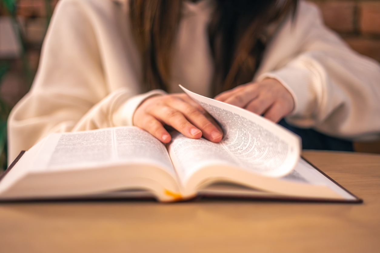 Major new report maps how the world engages with the Bible - Christian ...