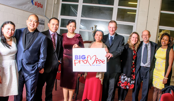 Big Promise smashes world record for wedding vow renewals - Christian Today