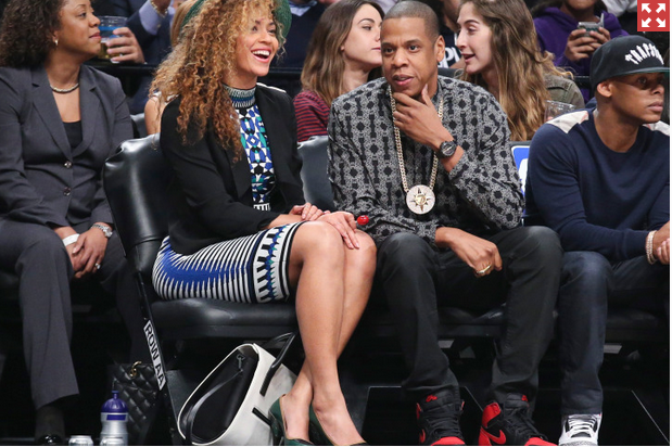 Jay-Z Five Percenter Chain [Photo]: Rapper in controversy over Five ...