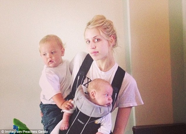 Thomas Cohen & children mourn loss of Peaches Geldof [Photos]: \"I ...