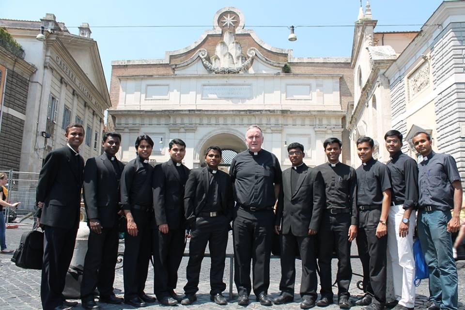 Vatican clergy to meet Church of England in cricket match - Christian Today