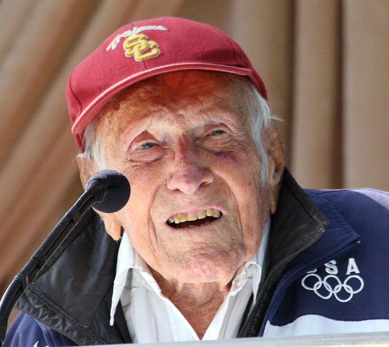 Angelina Jolie\'s film on WWII hero Louis Zamperini skips much of his ...