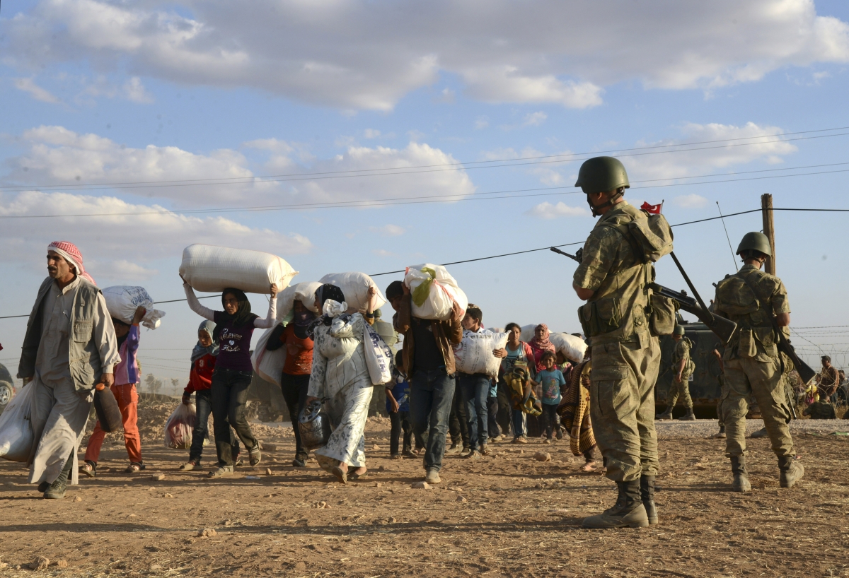 130,000 Syrians arrive in Turkey fleeing ISIS - Christian Today