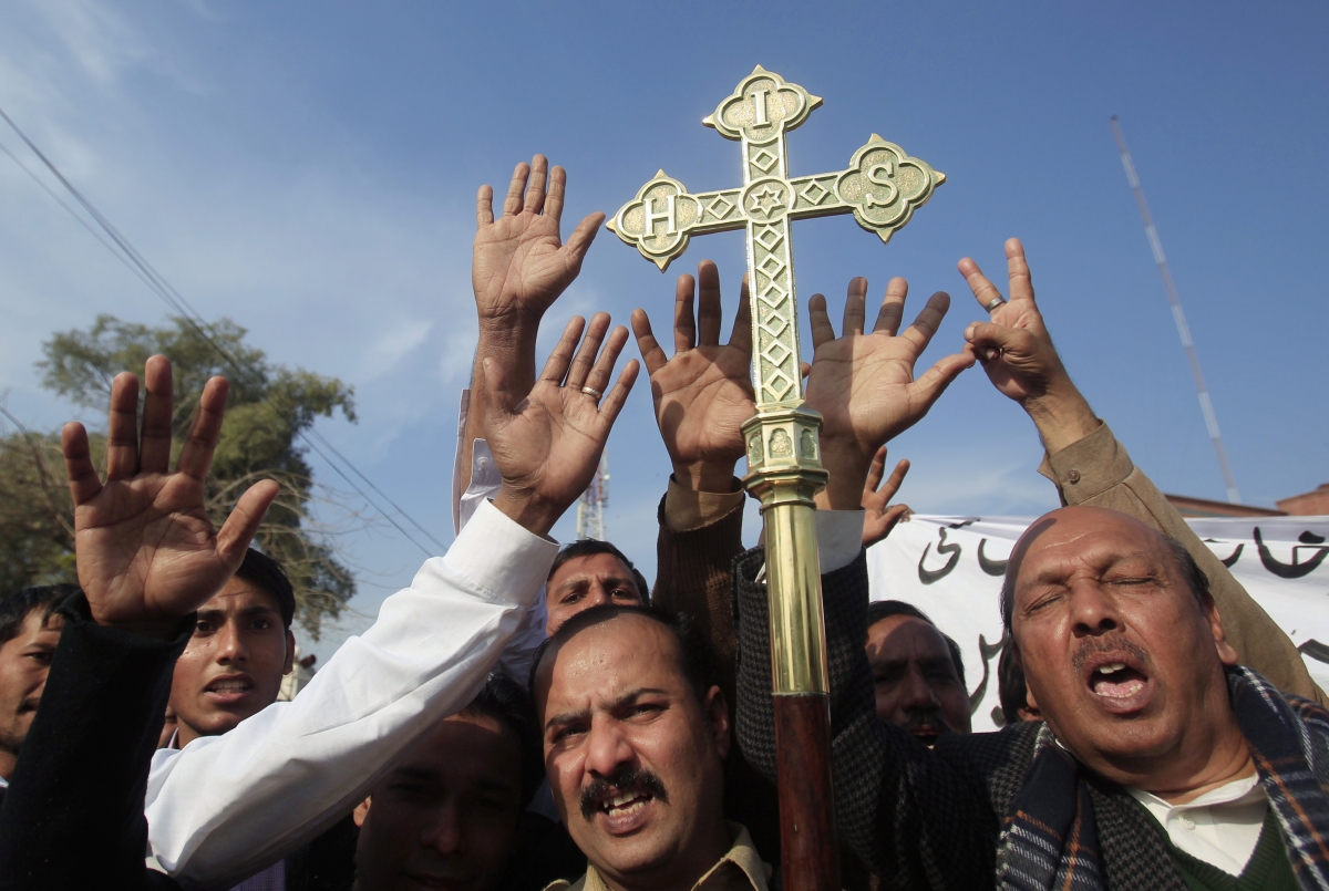 Pakistan: Christians join Muslims in protests against Charlie Hebdo ...
