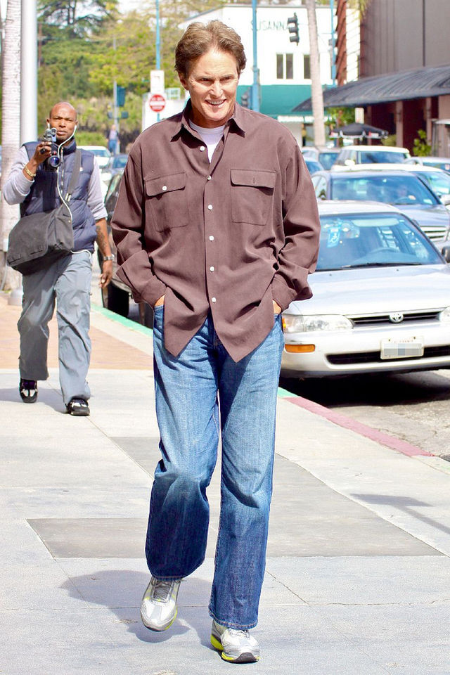 Bruce Jenner says he\'s praying for family of woman killed in four-car ...