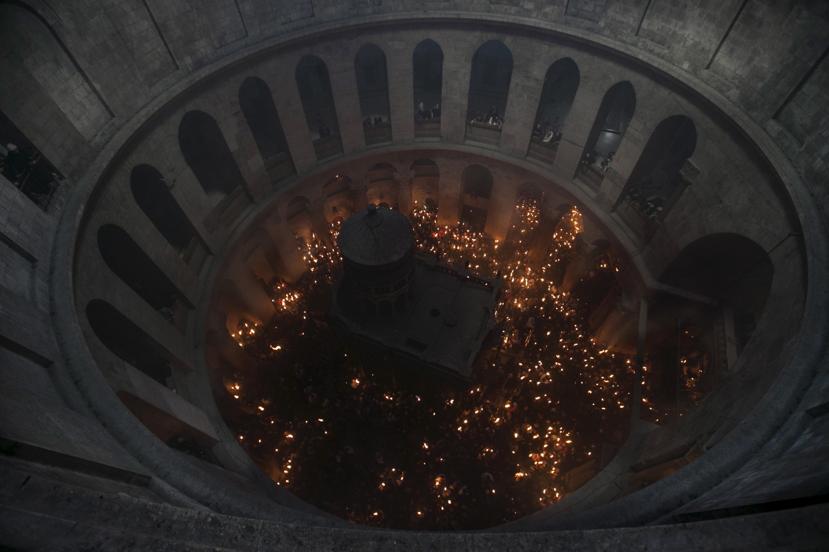 In pictures: Stunning scenes from Orthodox Easter Holy Fire ceremonies ...