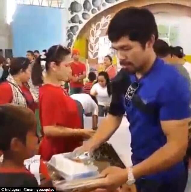 Manny Pacquiao and wife Jinkee share blessings by helping needy ...