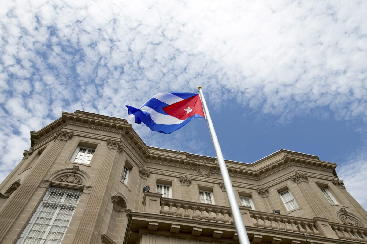 Cuban flag flies in Washington in sign of diplomatic thaw - Christian Today
