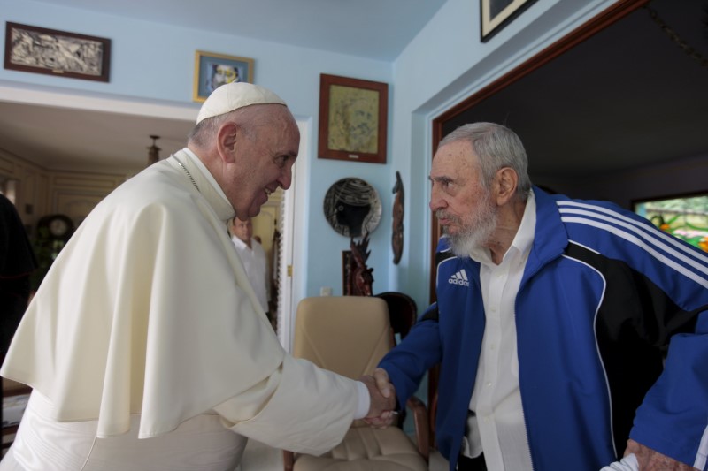 Pope meets Fidel Castro, warns against ideology on Cuba trip ...