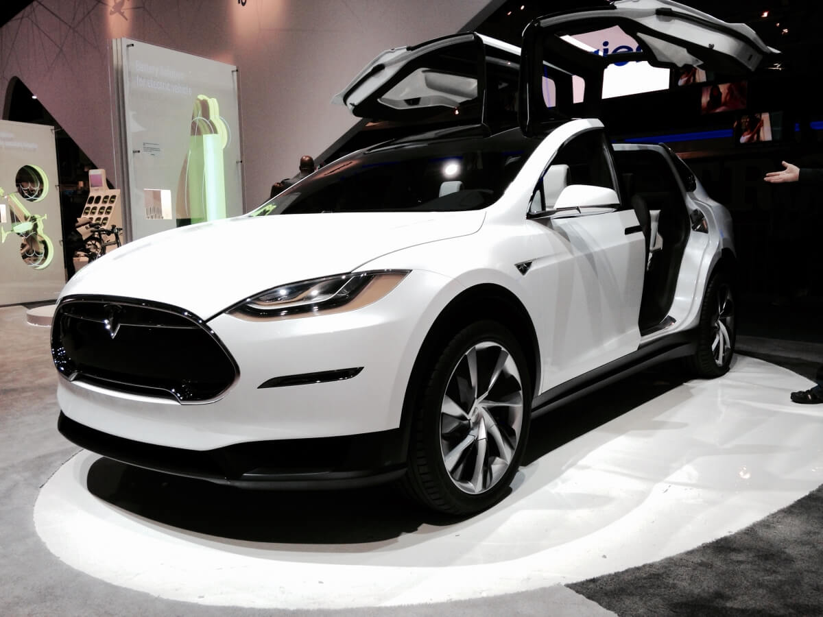 Tesla Model X release date, specs: Tesla to launch new electric car on ...