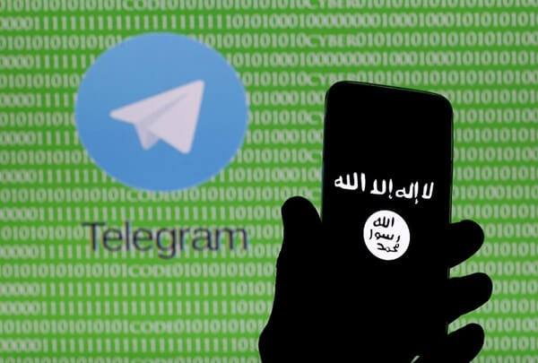 ISIS turns smartphone app into terrorist propaganda weapon to ...