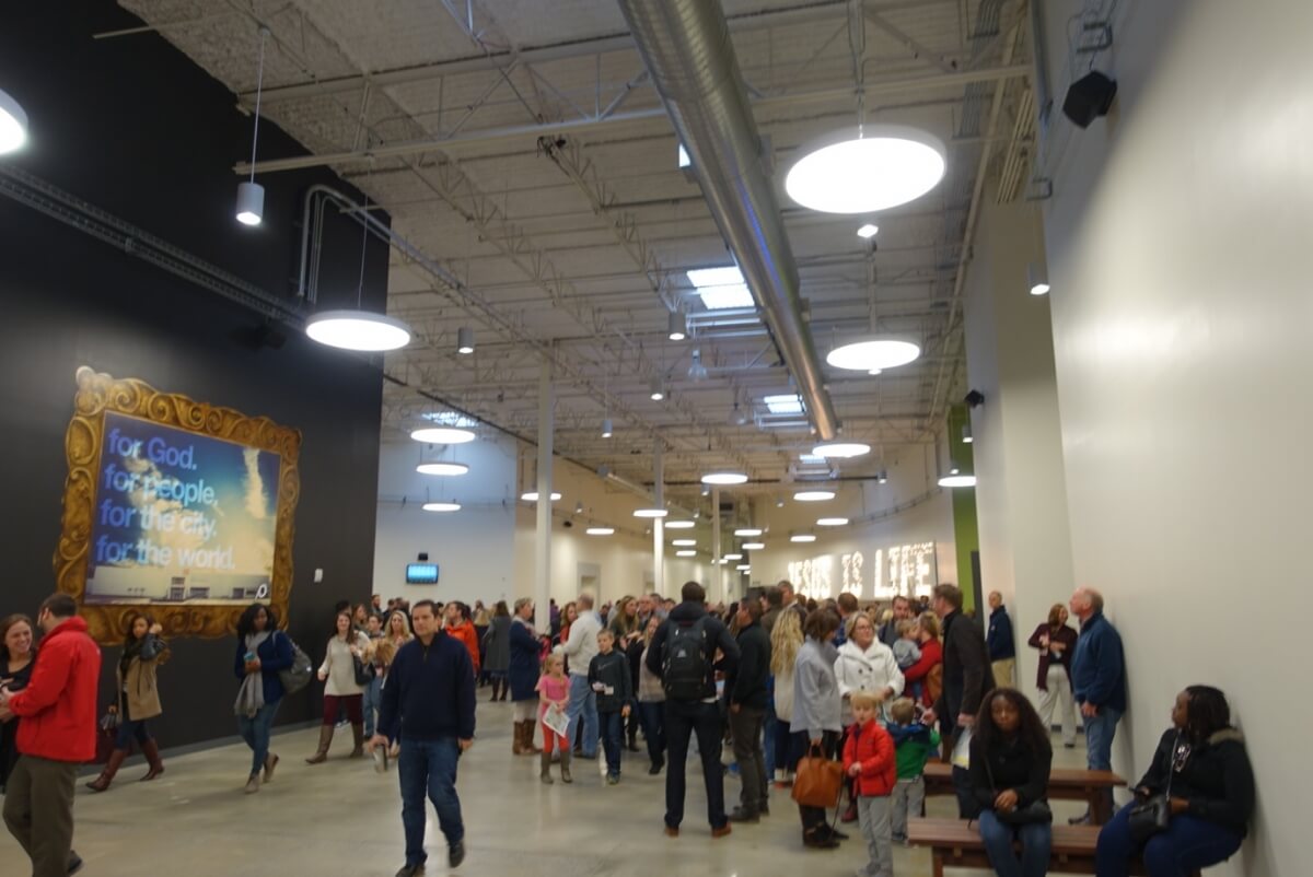 5 things every church can learn from a megachurch - Christian Today