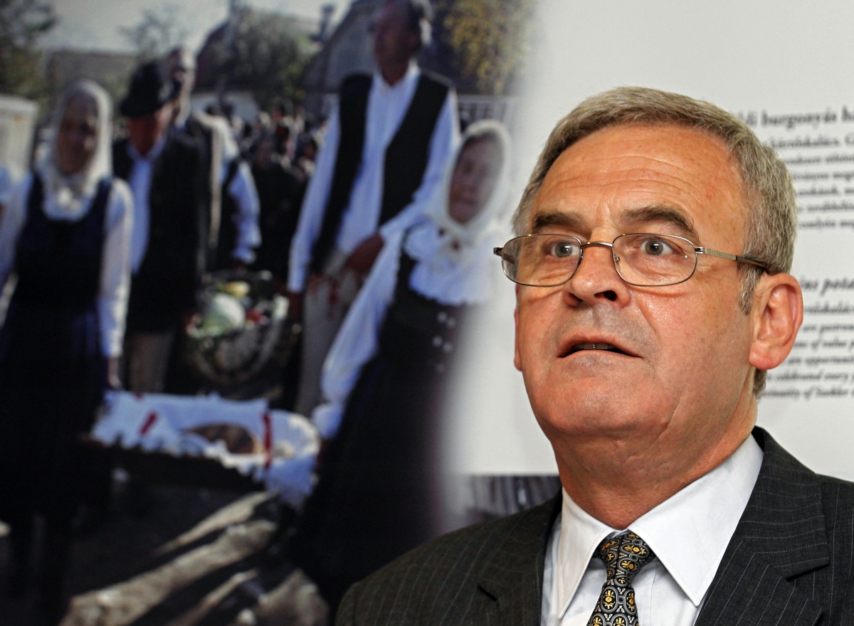 Romania: Pastor who brought down Communist regime stripped of state ...