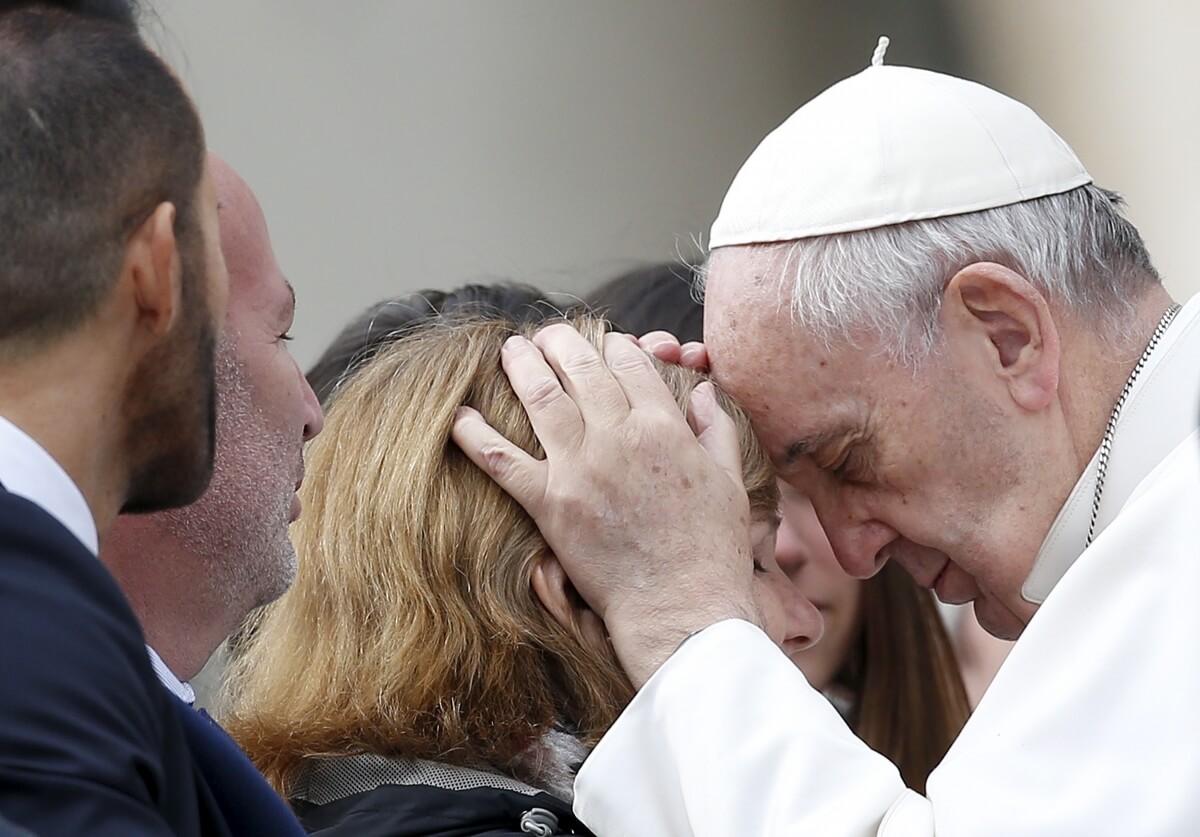 More women than men are abandoning church - Christian Today