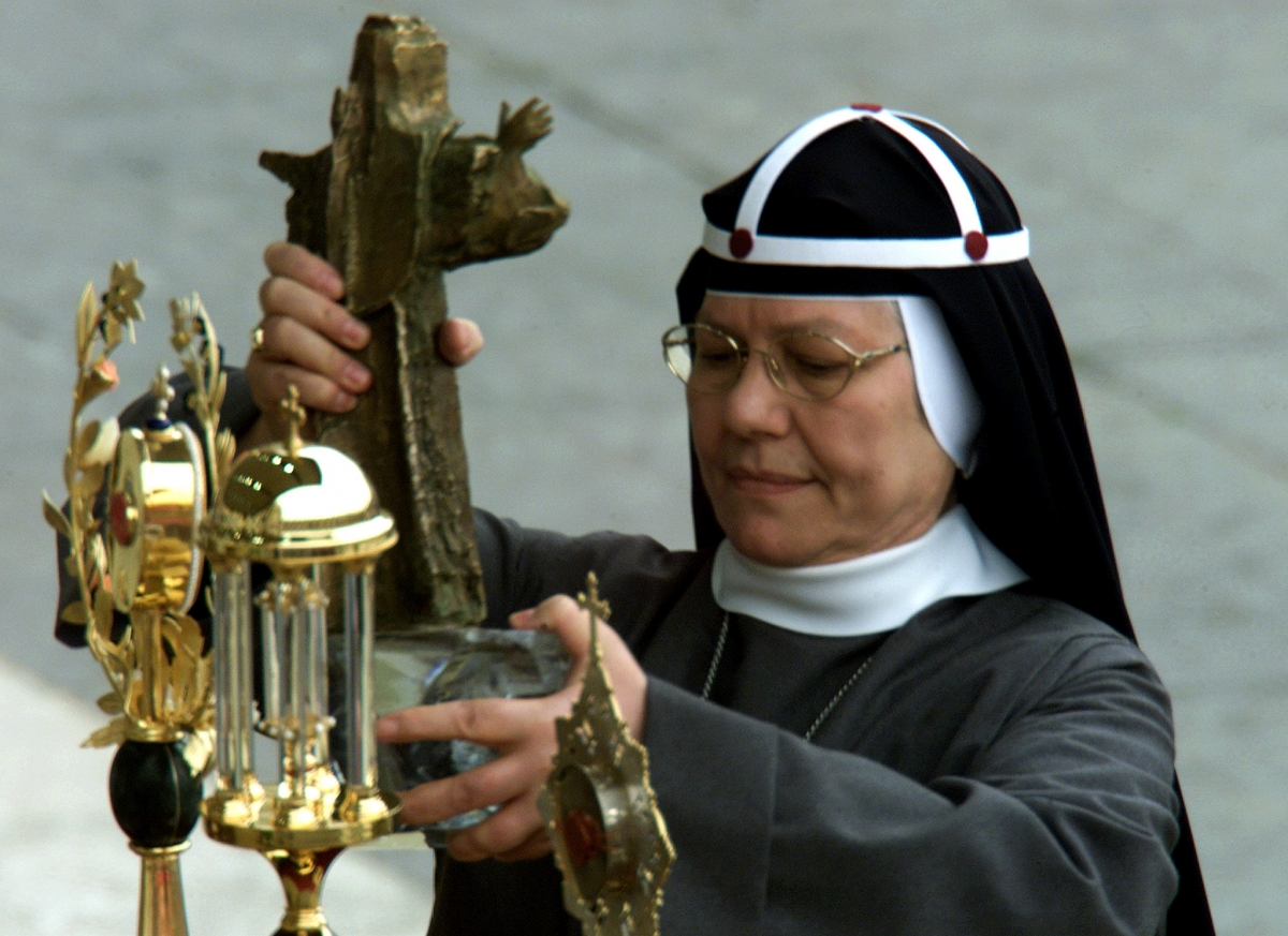 Nun who saved Jews during WW2 canonised by Pope Francis - Christian Today