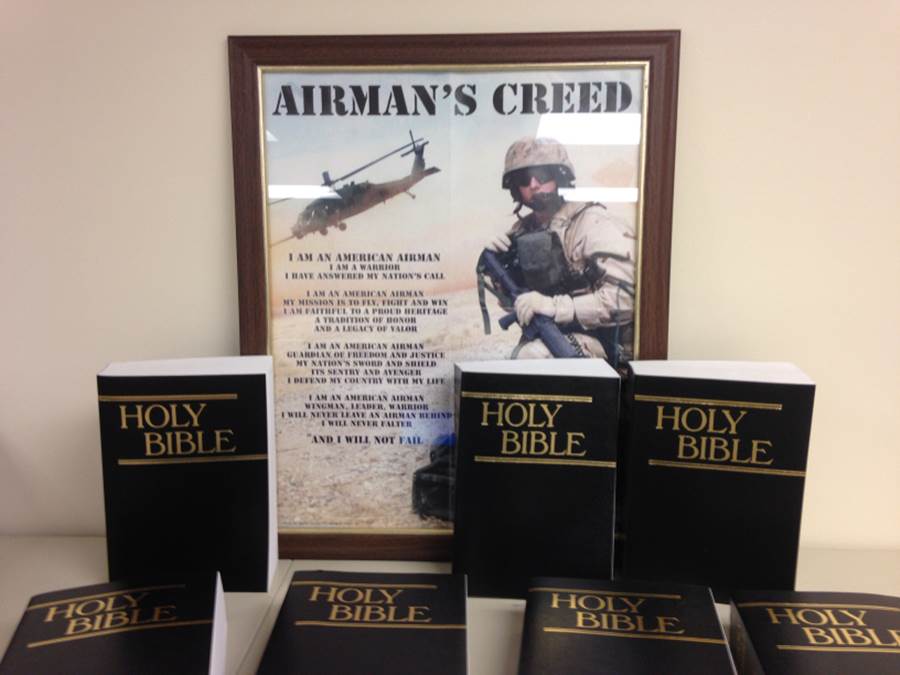 Chaplain distributes Bibles after scripture is removed from U.S. Air ...